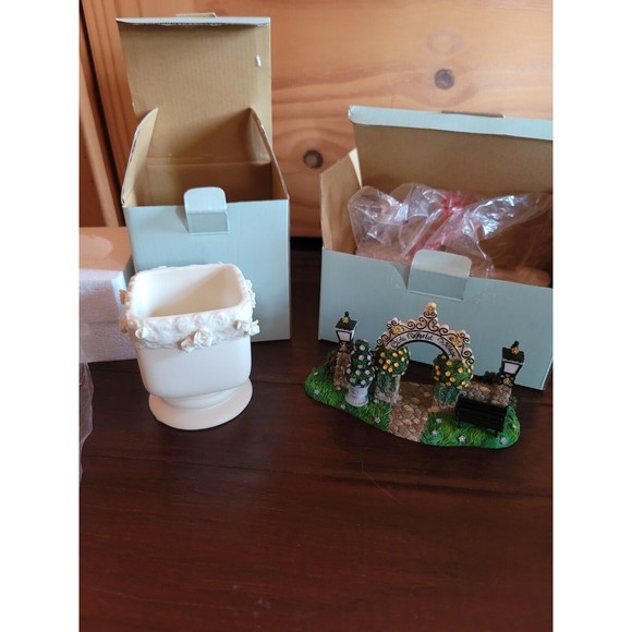 PartyLite | Accents | Partylite P7736 Rose Garden Urn Square ...